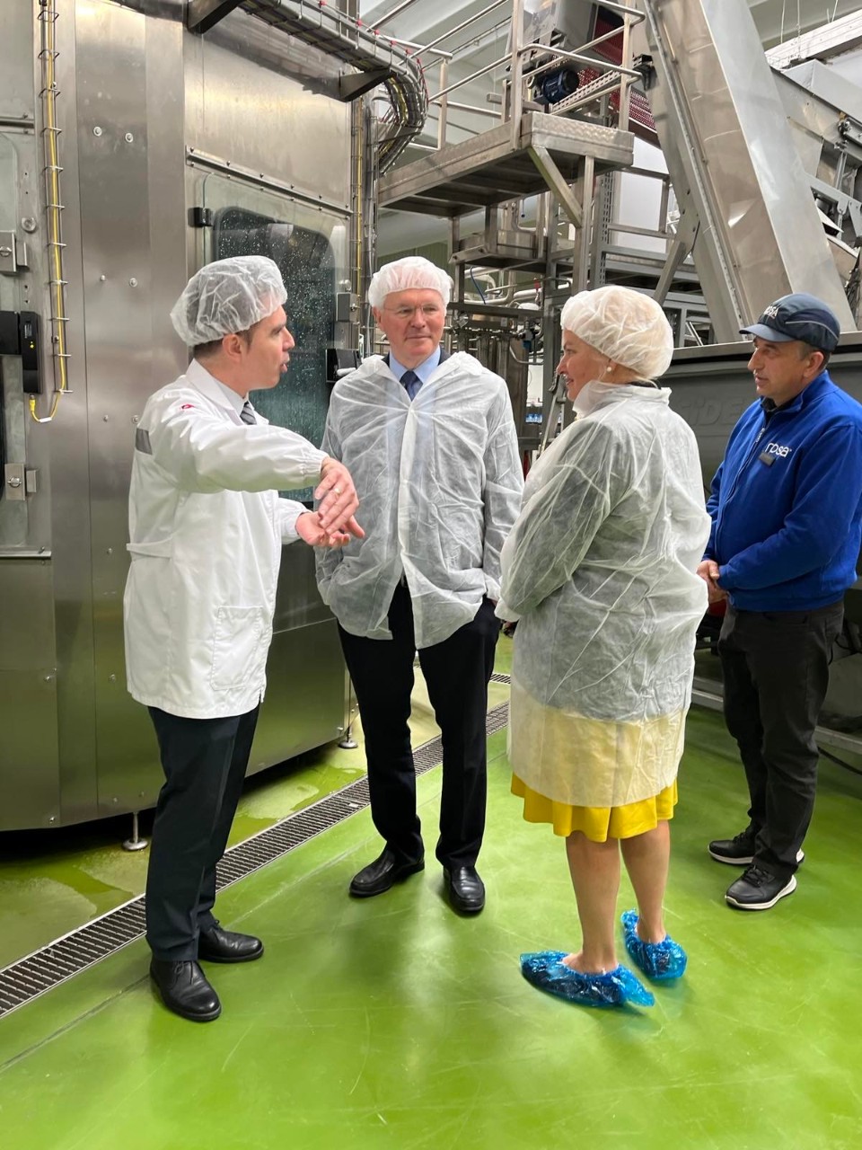 Ambasador Hil posetio punionicu Rosa vode na Vlasini